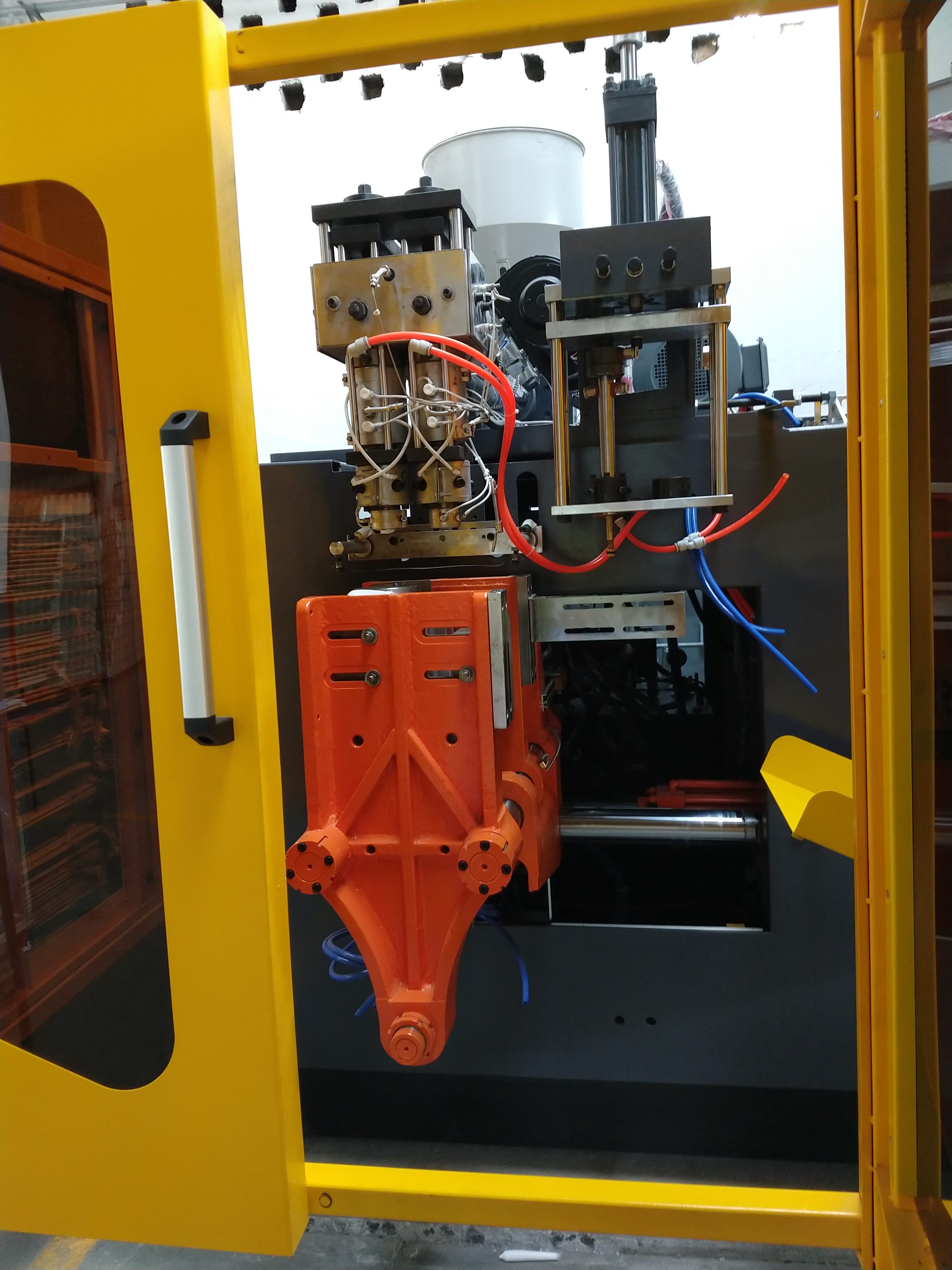 NOSOTROS – SH Plastics Manufacturing